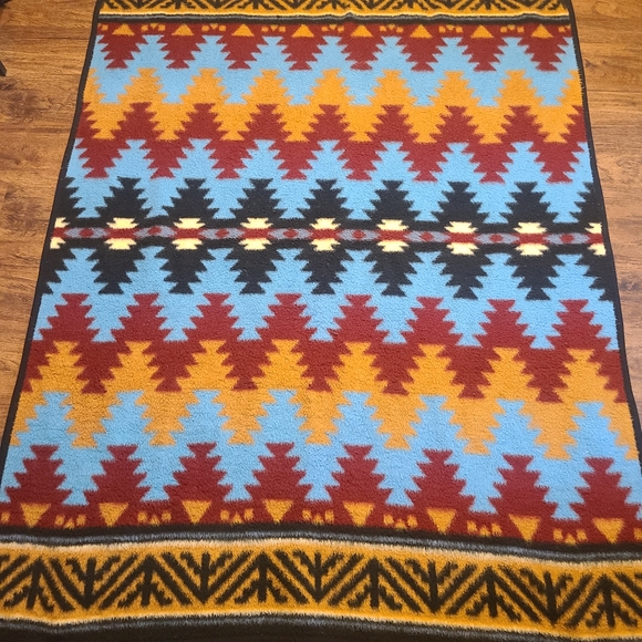 Vuteks Vukovar | Bedding | Vintage 99 Vuteks Vukovar Crown Crafts ...